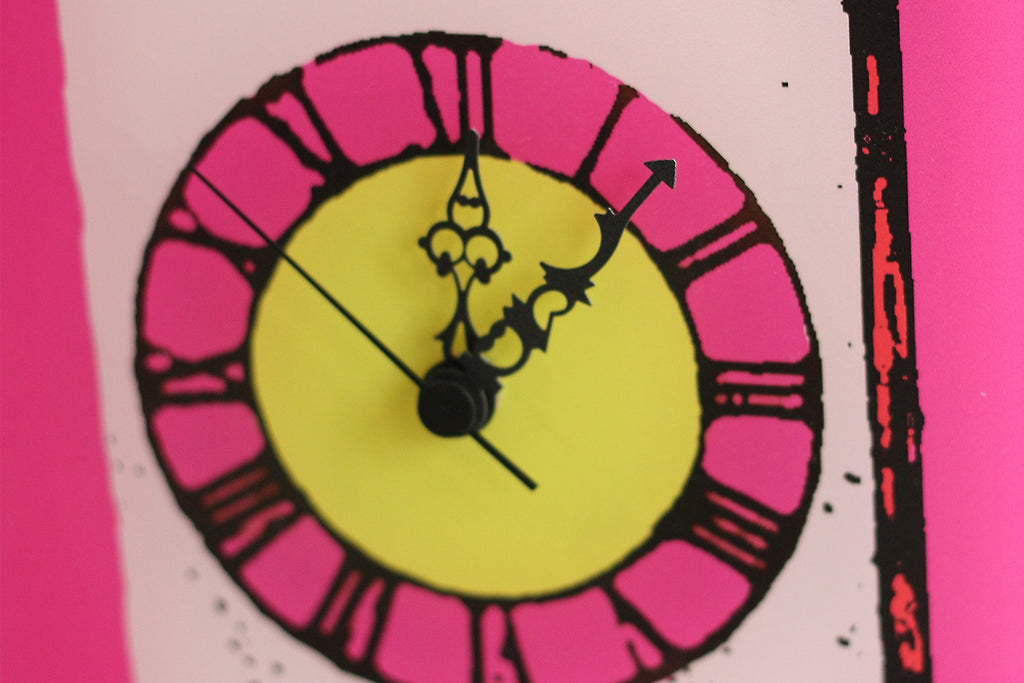 Straubing Stadtturm-Wanduhr Pink – Kult-Uhren